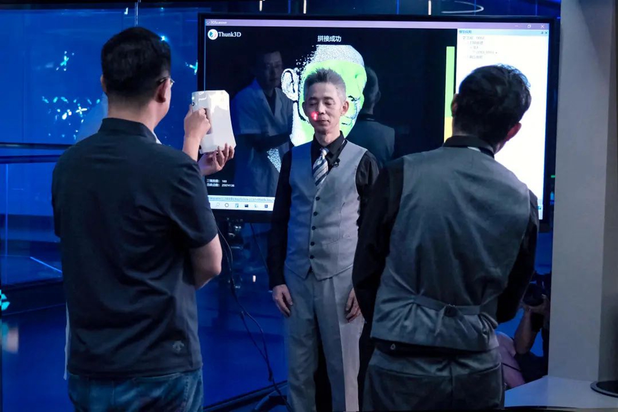 腾讯视频《未来新世界》——探秘EX未来科技馆exrobots